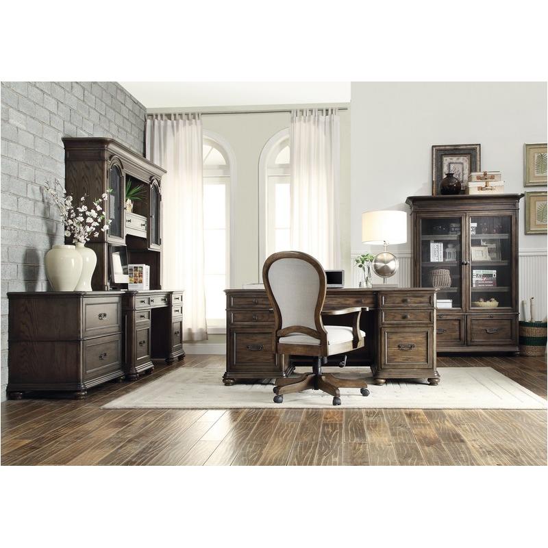 15831 Riverside Furniture Belmeade Executive Desk - Oak